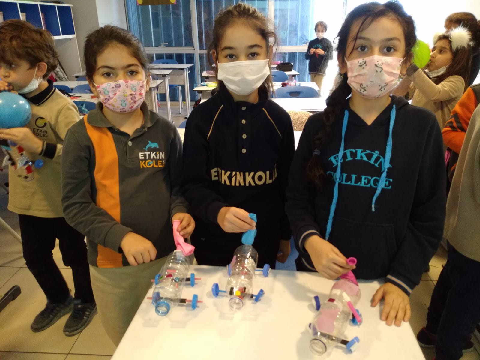 UÇAN ARABA | Etkin Kolej