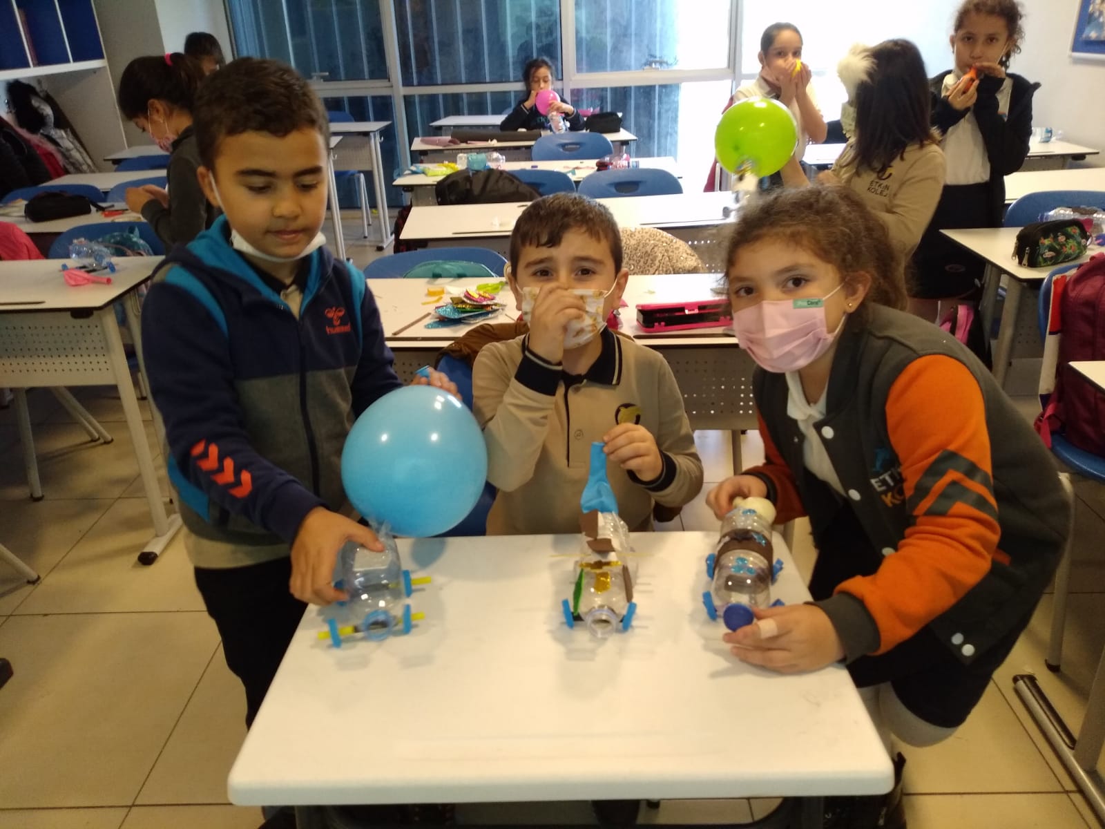 UÇAN ARABA | Etkin Kolej