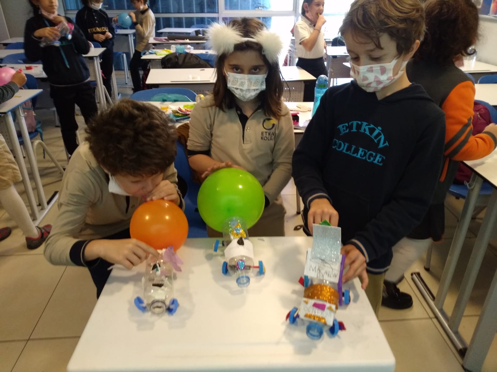 UÇAN ARABA | Etkin Kolej